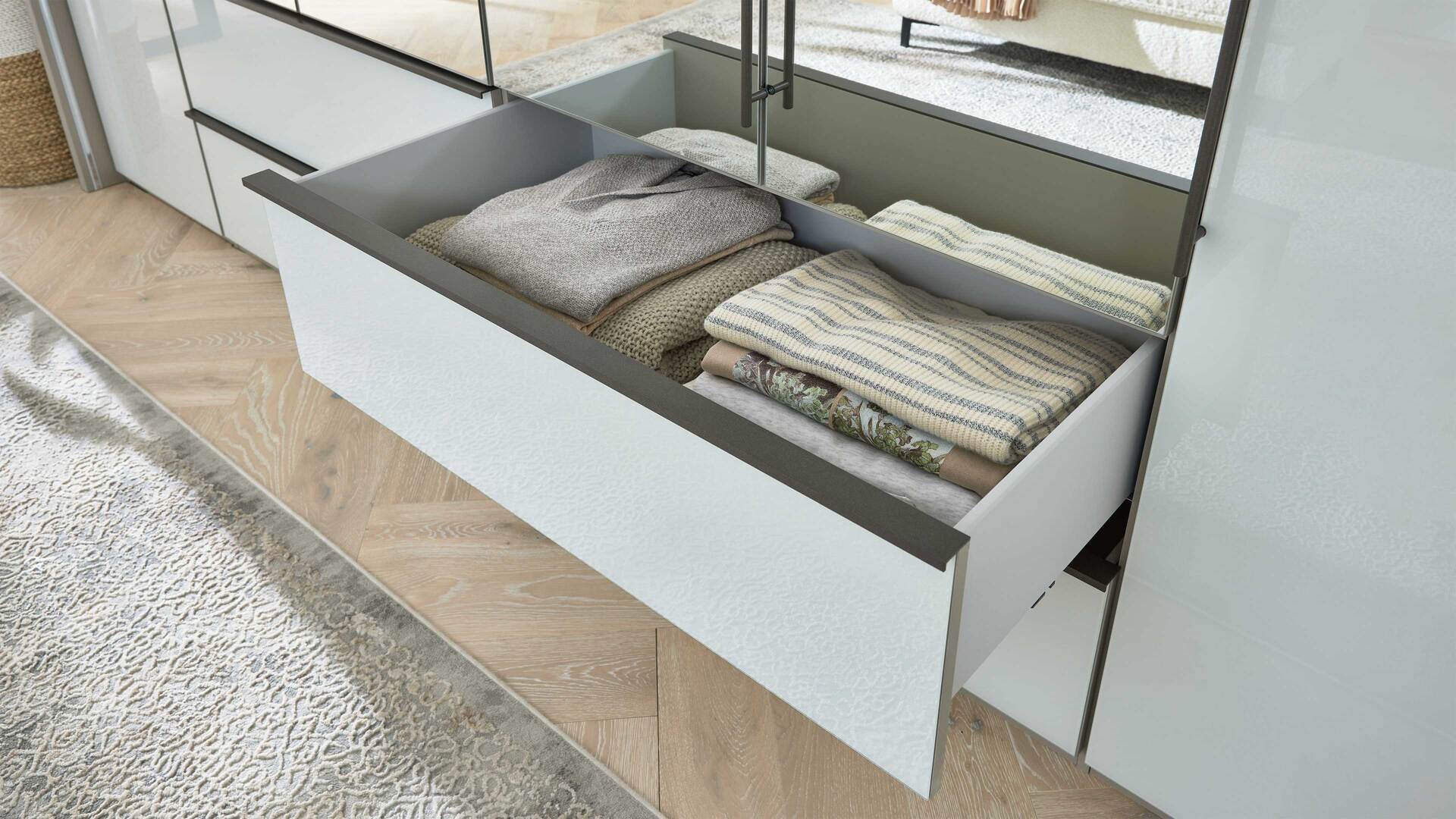 Interliving Kleiderschrank Serie 1205 – Falttürenschrank 683 | 7590.2.